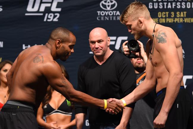 Zobacz bitwę Daniela Cormiera z Alexandrem Gustafssonem o pas mistrza ...