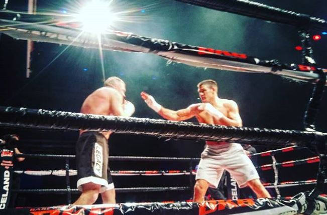 Goran Reljic broni mistrzowskiego pasa w walce na gołe pięści (WIDEO ...