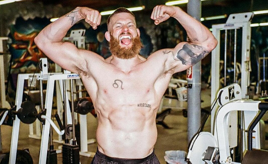 Były rywal Fabińskiego, Emil "Valhalla" Meek, w gronie zwolnionych z ...