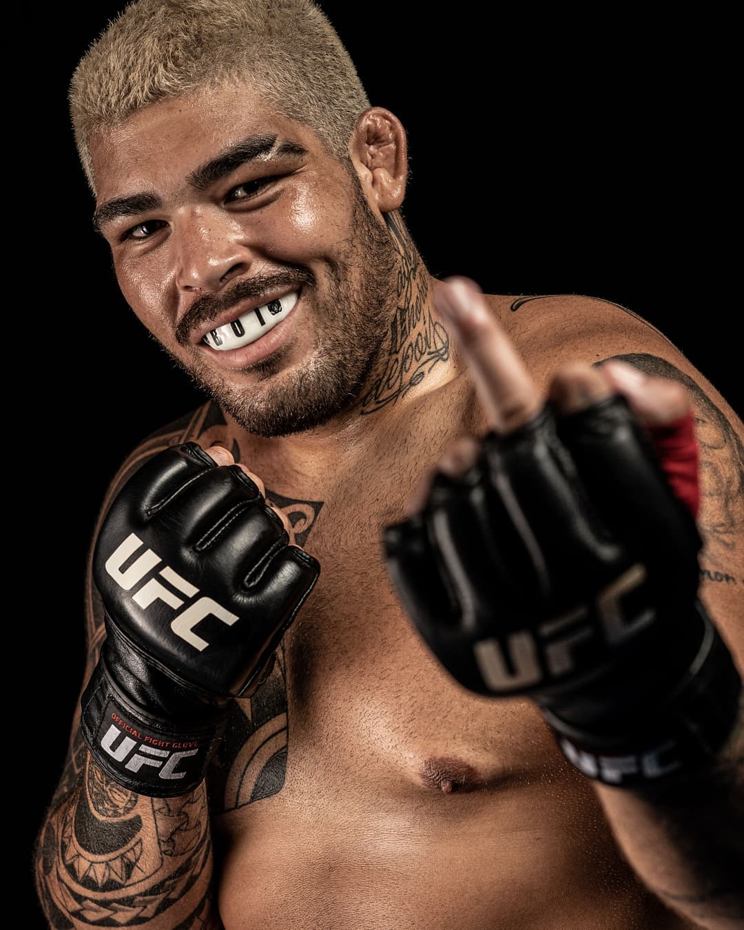 Brazylijski ciężki po drugiej wpadce dopingowej zwolniony z UFC | MMAROCKS