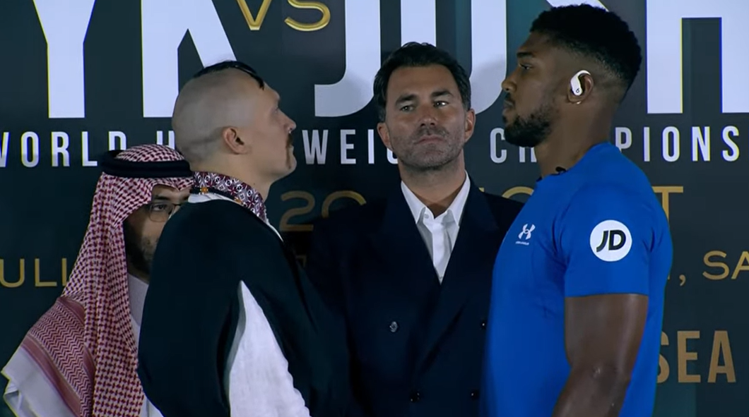 (WIDEO) Ołeksandr Usyk i Anthony Joshua oko w oko przed wielkim bokserskim rewanżem | MMAROCKS