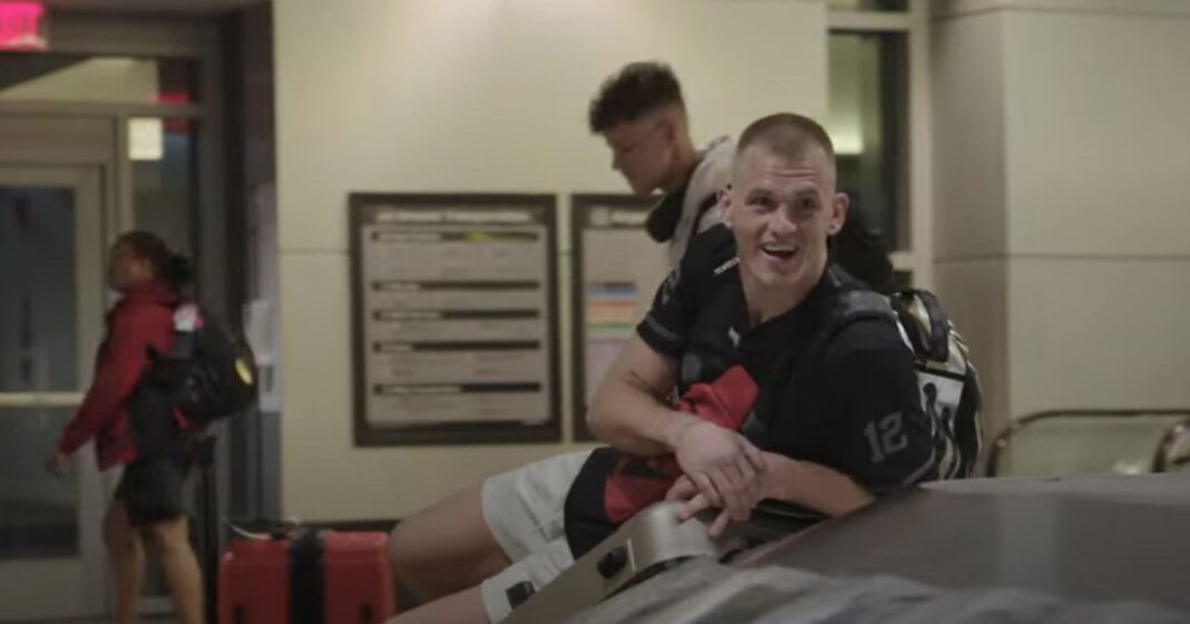 UFC 292 Embedded - Garry i Weidman meldują się w Bostonie (WIDEO ...