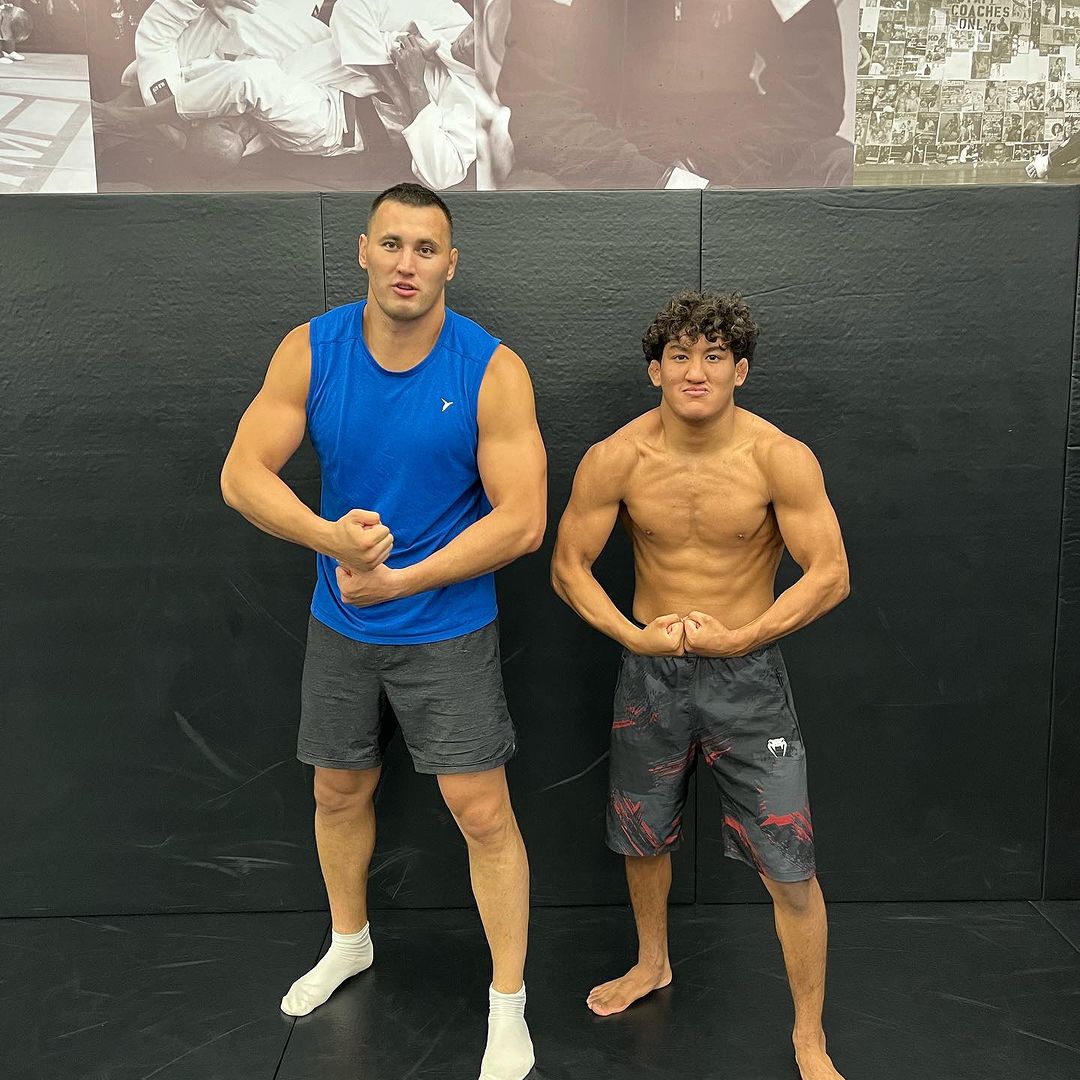 18-letni Raul Rosas Jr. wróci do oktagonu na wrześniowej gai Noche UFC ...