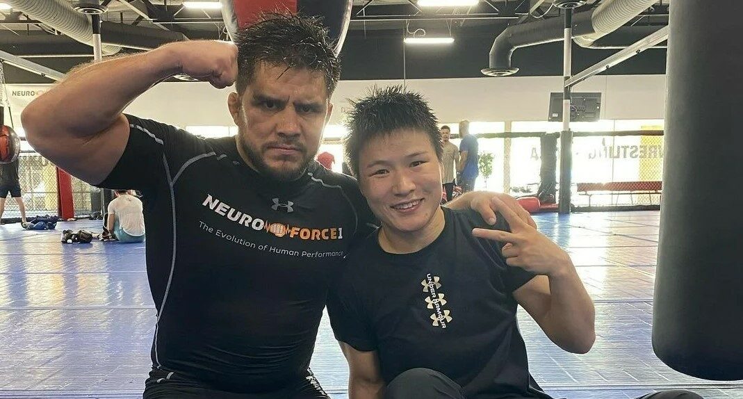 Weili Zhang chce starcia o drugi pas mistrzowski na UFC 300, Alexa ...