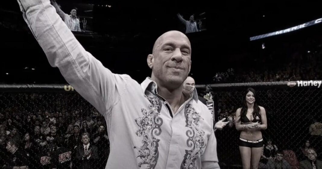 Mark Coleman przewieziony do szpitala po uratowaniu rodziców i psa z ...